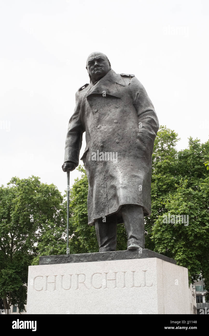 Statue of Sir Winston Churchill, Westminster Square, London, England ...