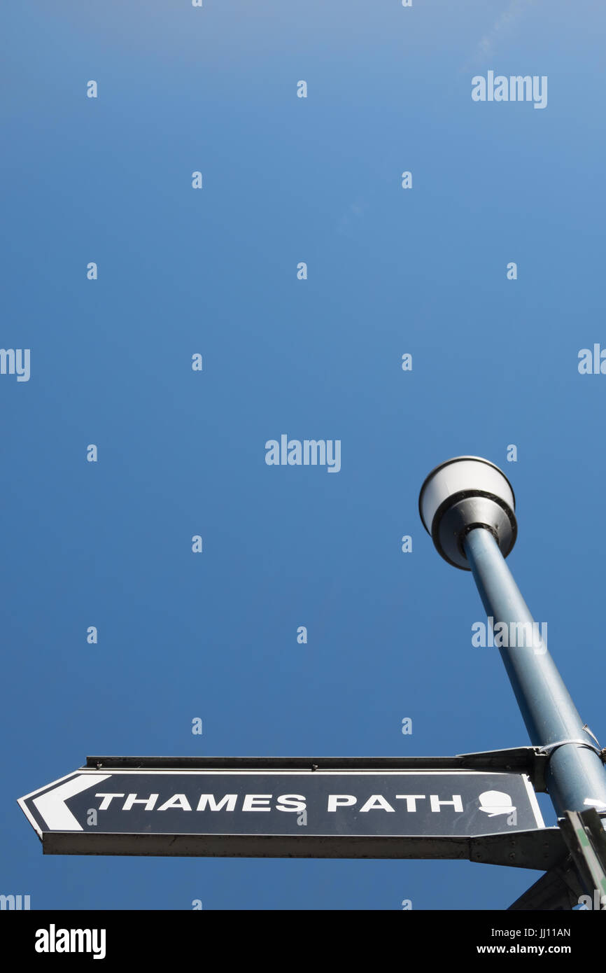 Thames path sign hi-res stock photography and images - Alamy