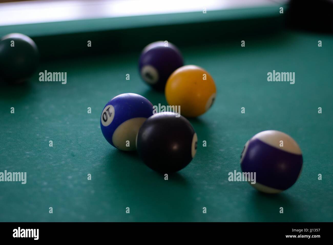 Pool ball table hi-res stock photography and images - Alamy