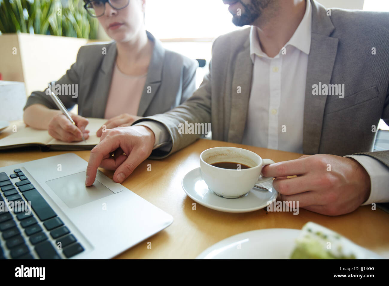 Business meeting tea hi-res stock photography and images - Alamy
