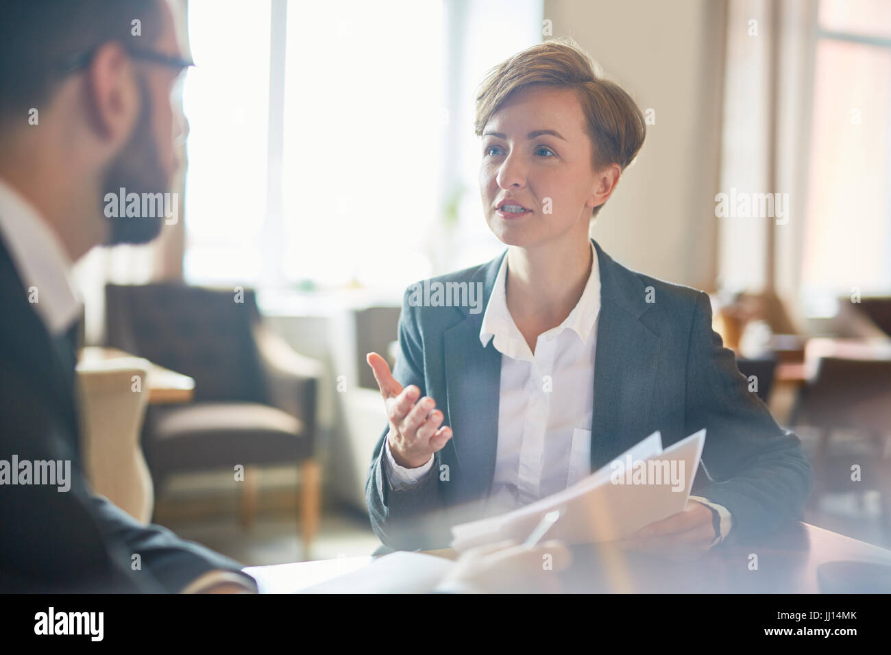 Negotiation negotiating hi-res stock photography and images - Alamy