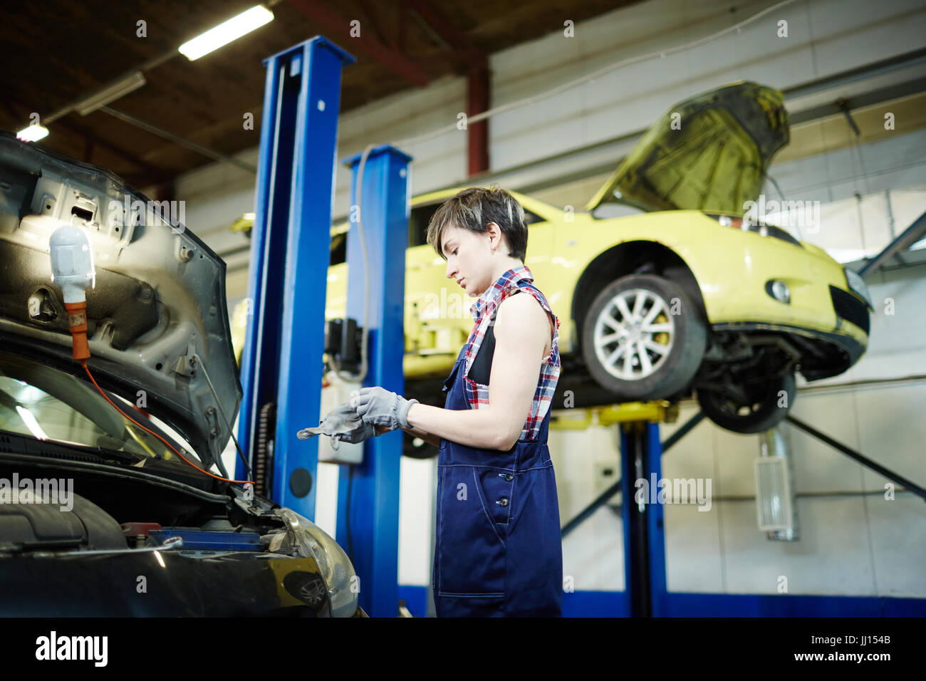 Prepare for work hi-res stock photography and images - Alamy