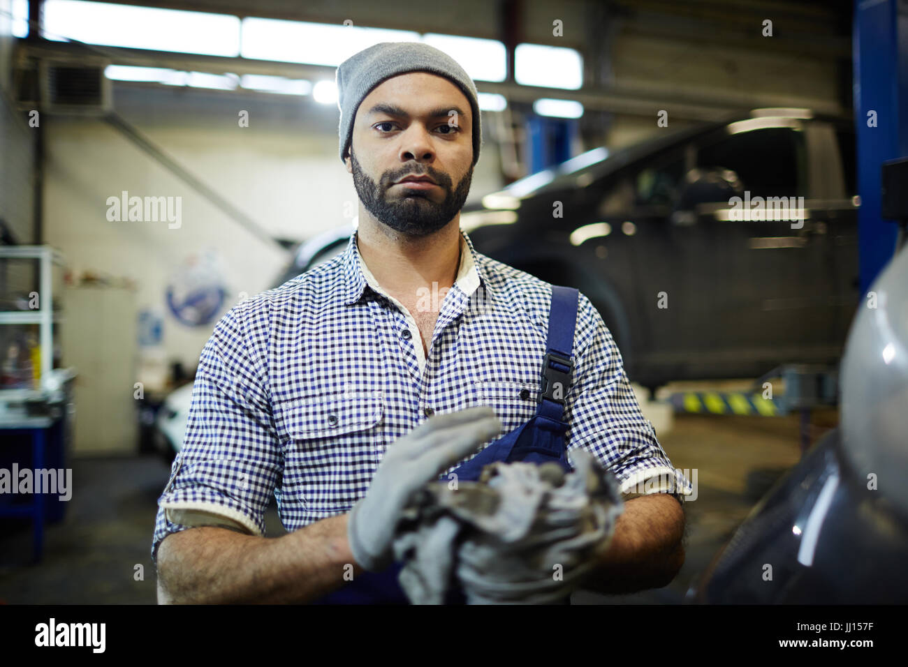 Garage skill hi-res stock photography and images - Alamy