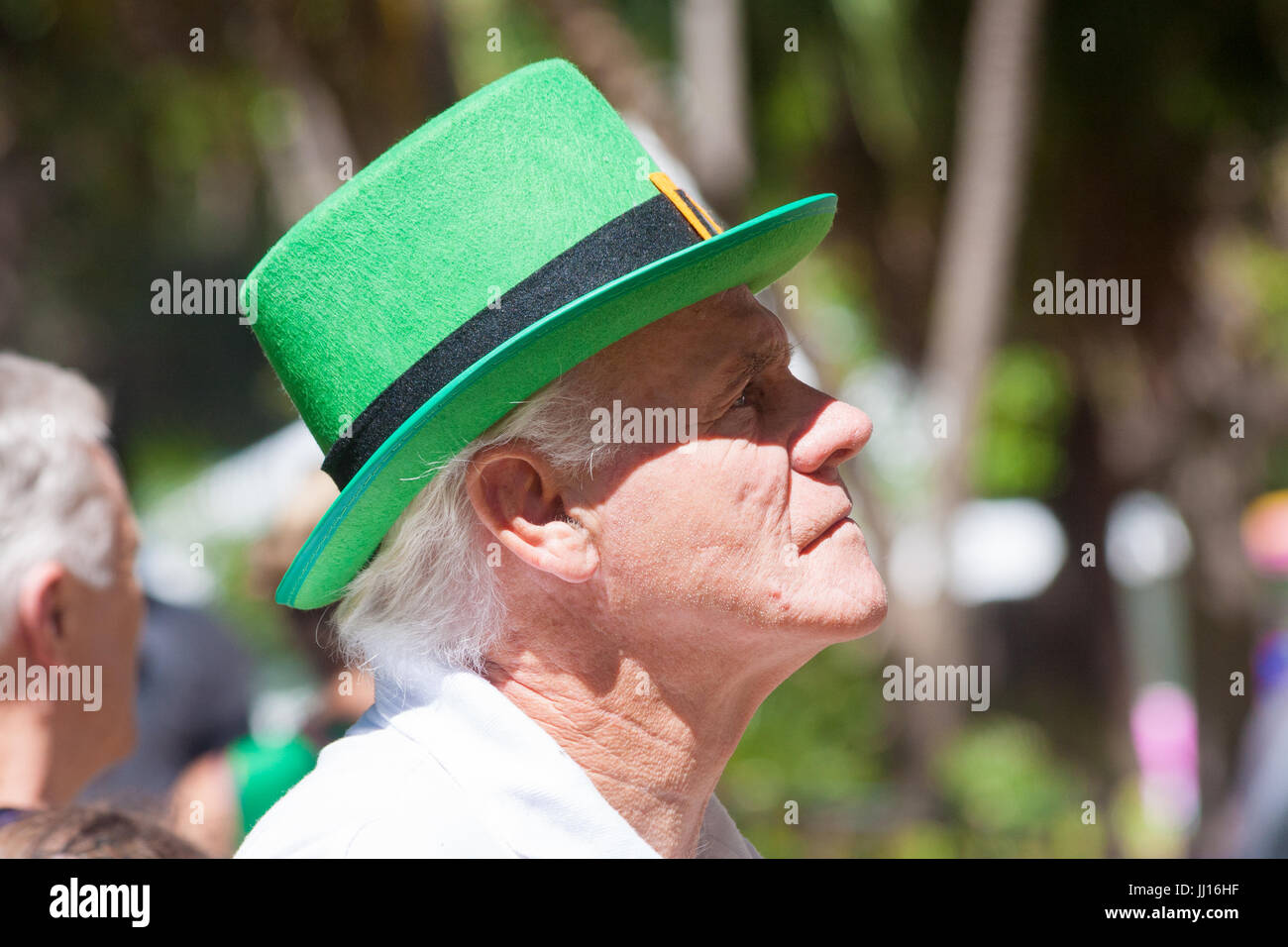 Sale > emerald green hat > in stock