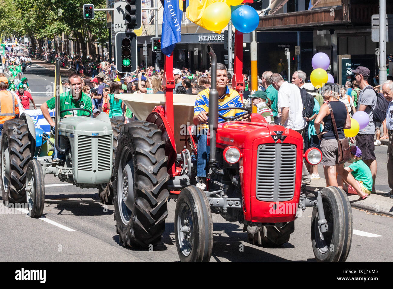 Parade irish festival tractors hi-res stock photography and images - Alamy