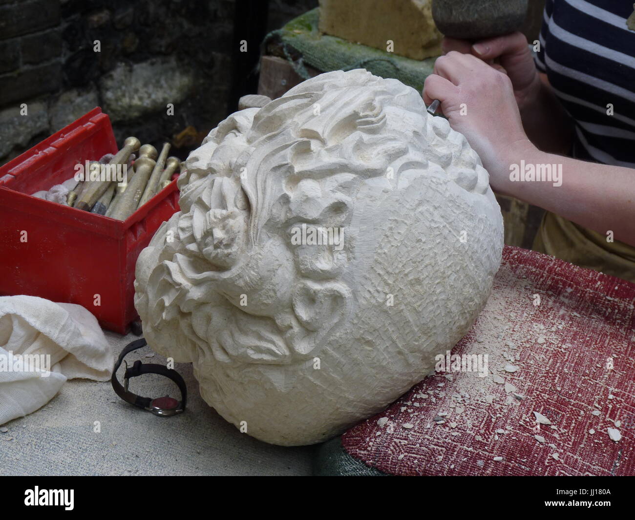 Stone masons hi-res stock photography and images - Alamy