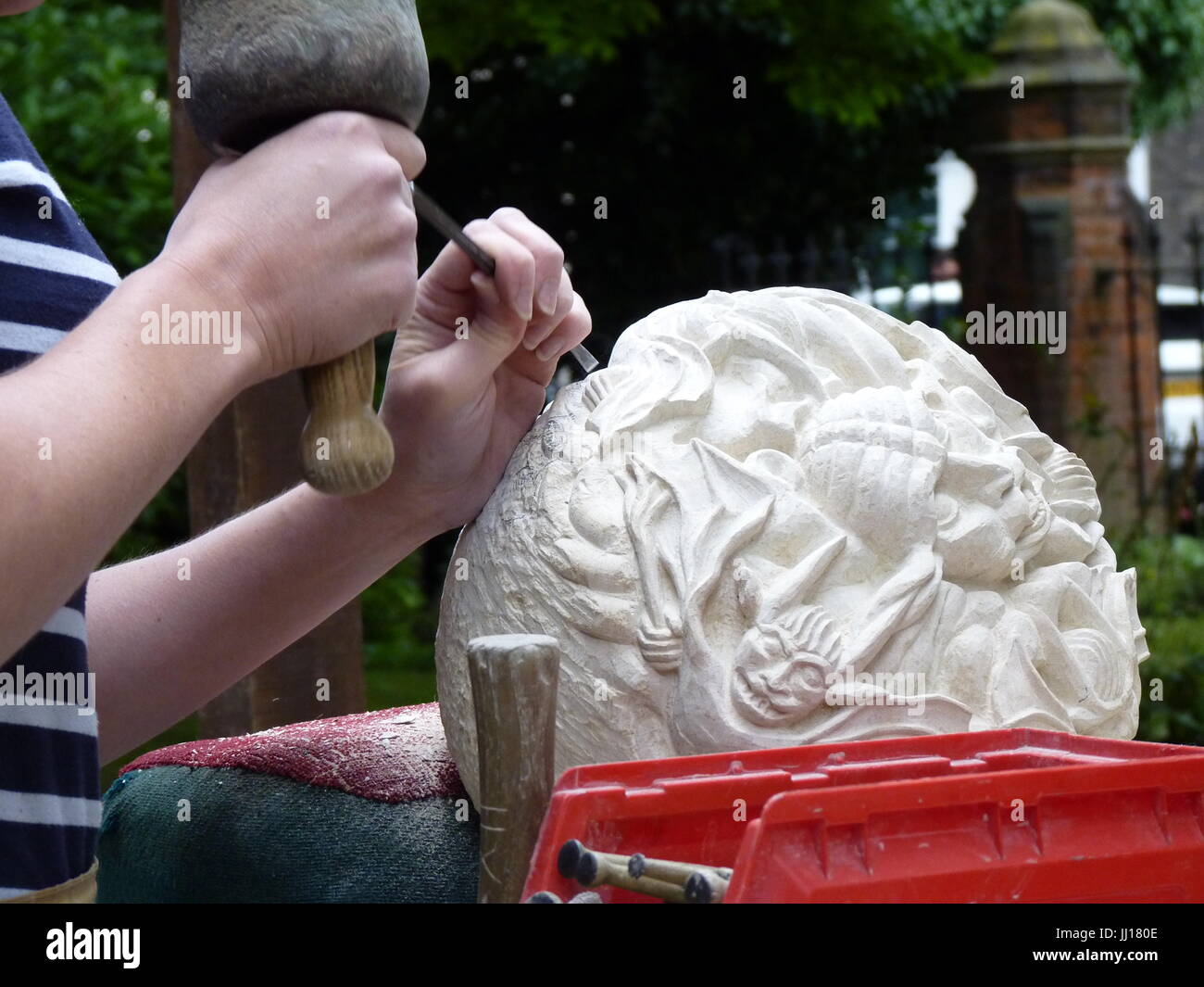 Stone masons hi-res stock photography and images - Alamy