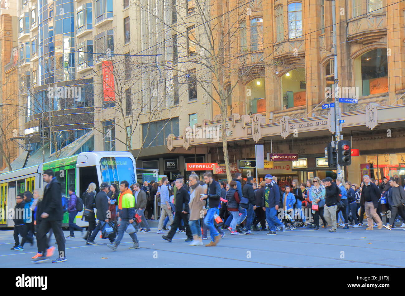 People cross street in downtown Melbourne Australia Stock Photo - Alamy