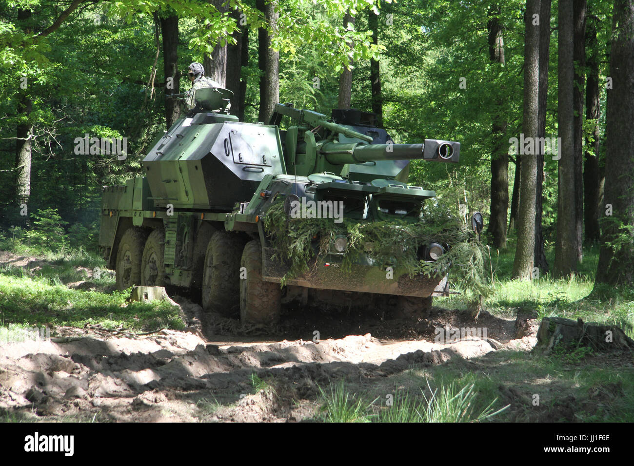 Czech army self-propelled gun howitzer 152mm SpGH DANA model 77 Stock ...