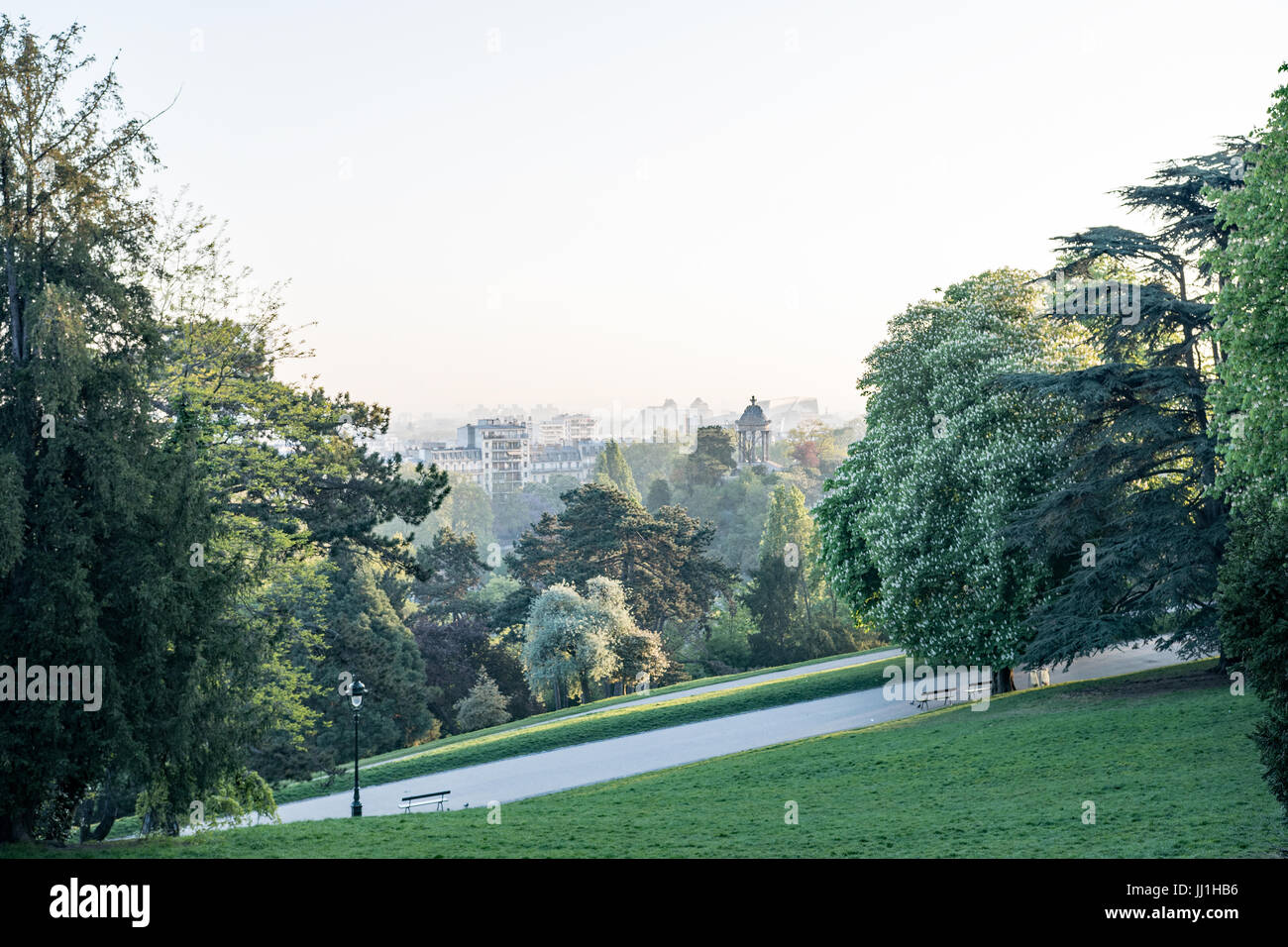 Paris cityscape mist hi-res stock photography and images - Alamy
