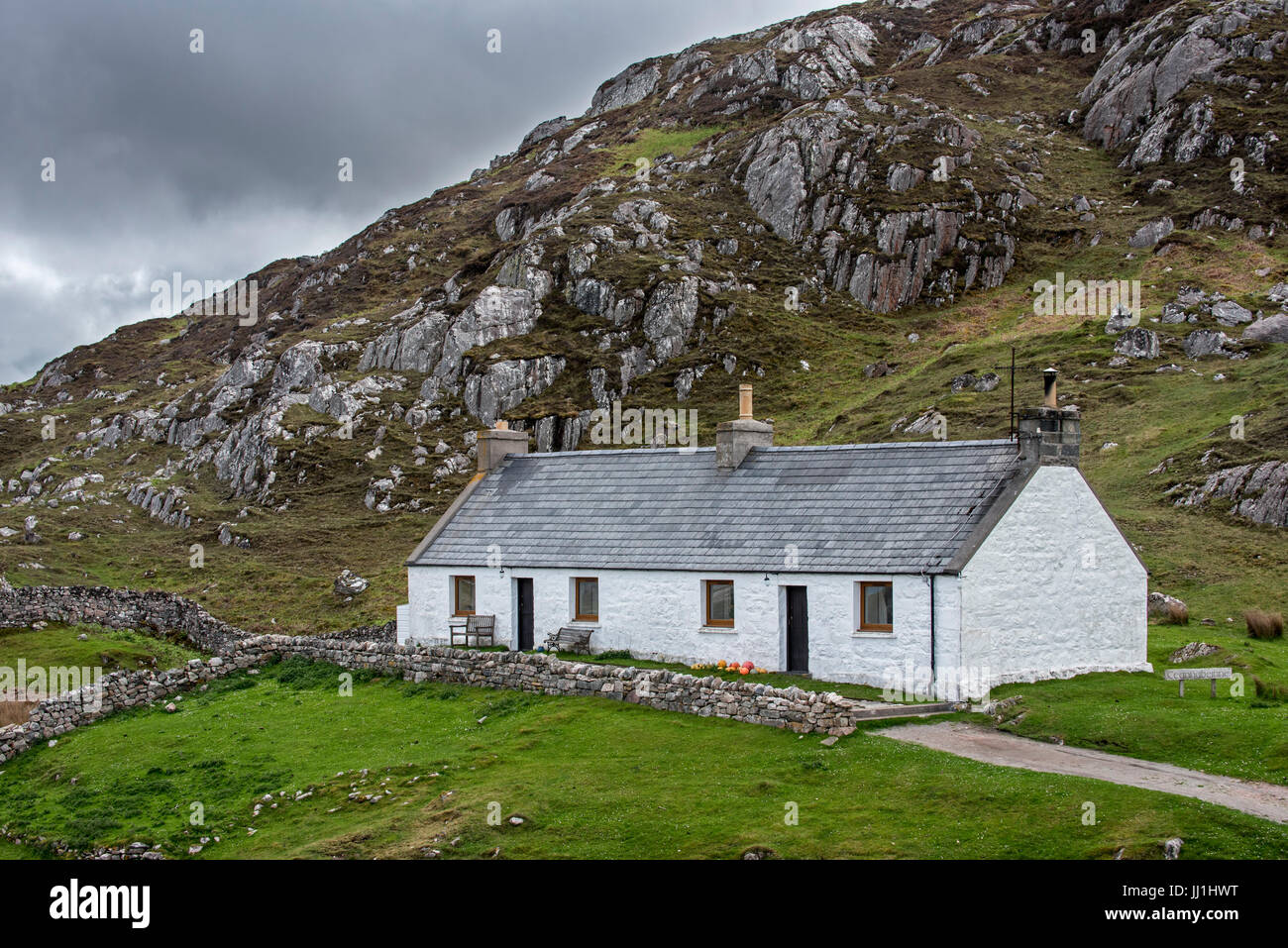 Old scottish cottage High Resolution Stock Photography and Images - Alamy