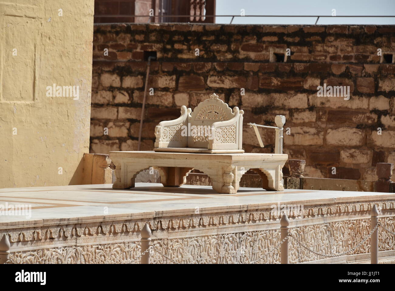 Indian king chair hi-res stock photography and images - Alamy