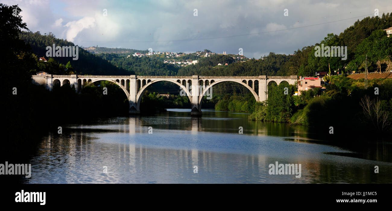 Crestuma dam hi-res stock photography and images - Alamy