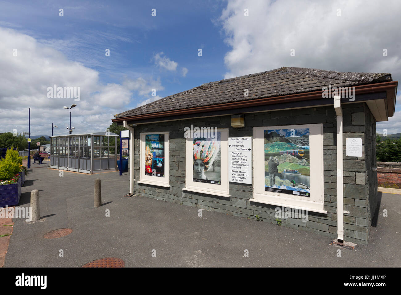 Branch line railway station hi-res stock photography and images - Alamy