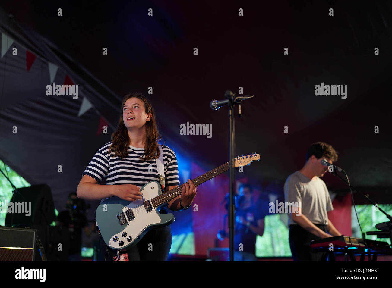 That poppy singer hi-res stock photography and images - Alamy