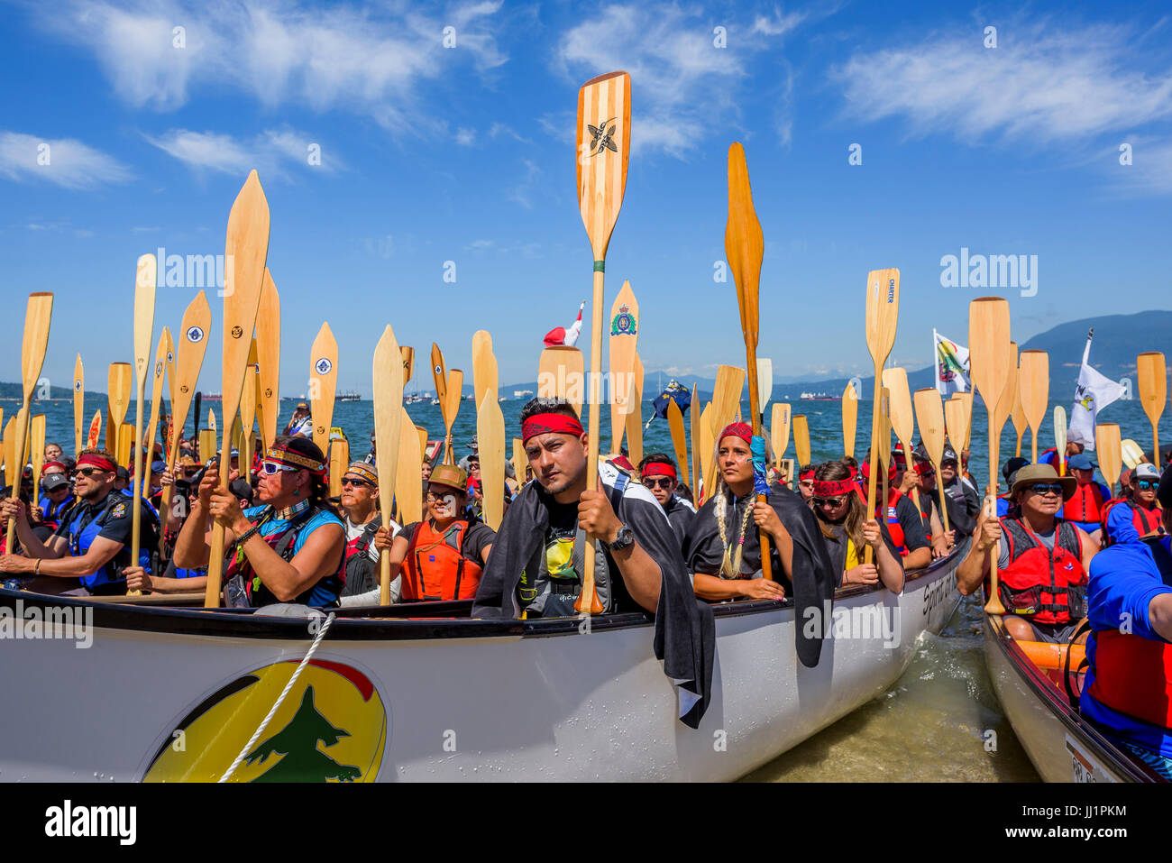Indigenous canoe paddles canada hi-res stock photography and images - Alamy