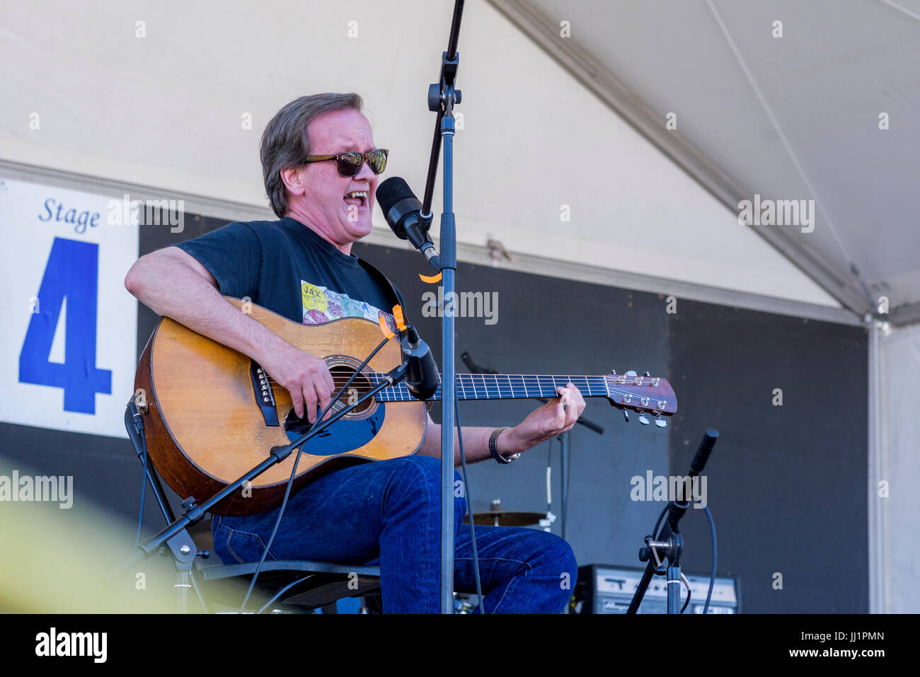 Roy Forbes aka Bim performing at 40th Annual Vancouver Folk Music ...