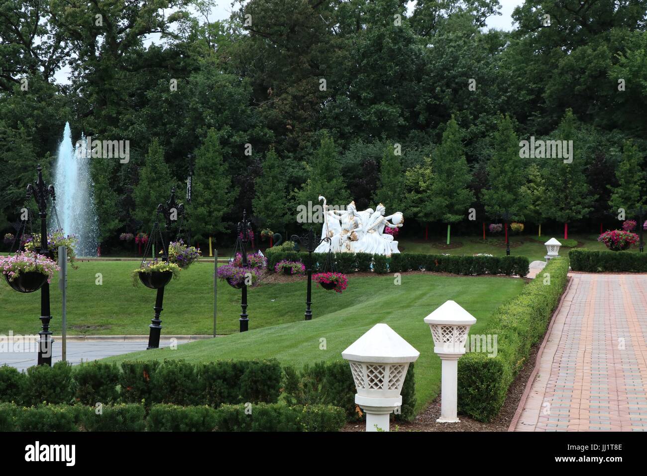 BAPS Shri Swaminarayan Mandir, Chicago Stock Photo - Alamy