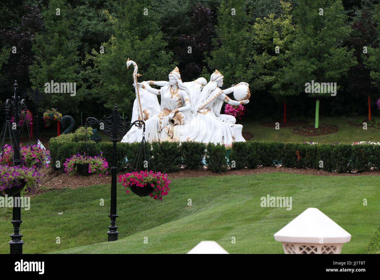 BAPS Shri Swaminarayan Mandir, Chicago Stock Photo - Alamy