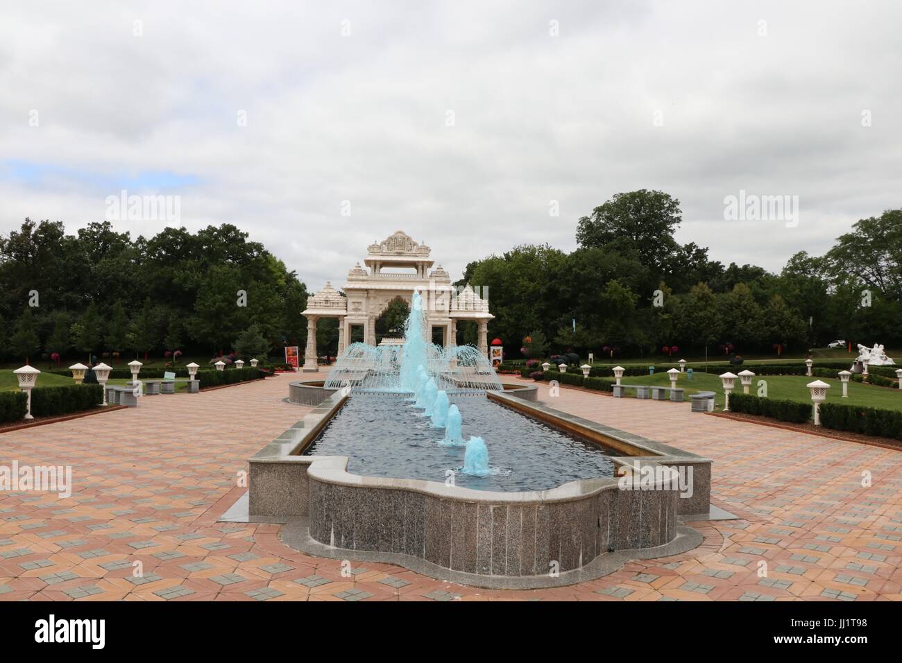BAPS Shri Swaminarayan Mandir, Chicago Stock Photo - Alamy