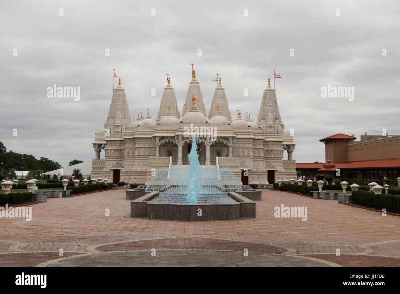 Baps shri swaminarayan mandir chicago hi-res stock photography and ...