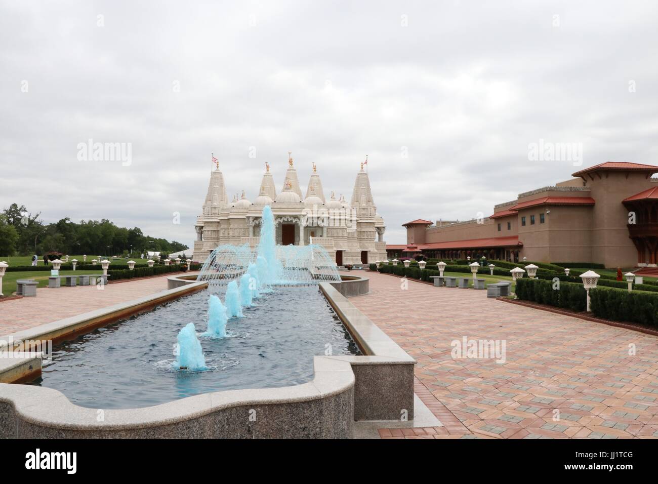BAPS Shri Swaminarayan Mandir, Chicago Stock Photo - Alamy