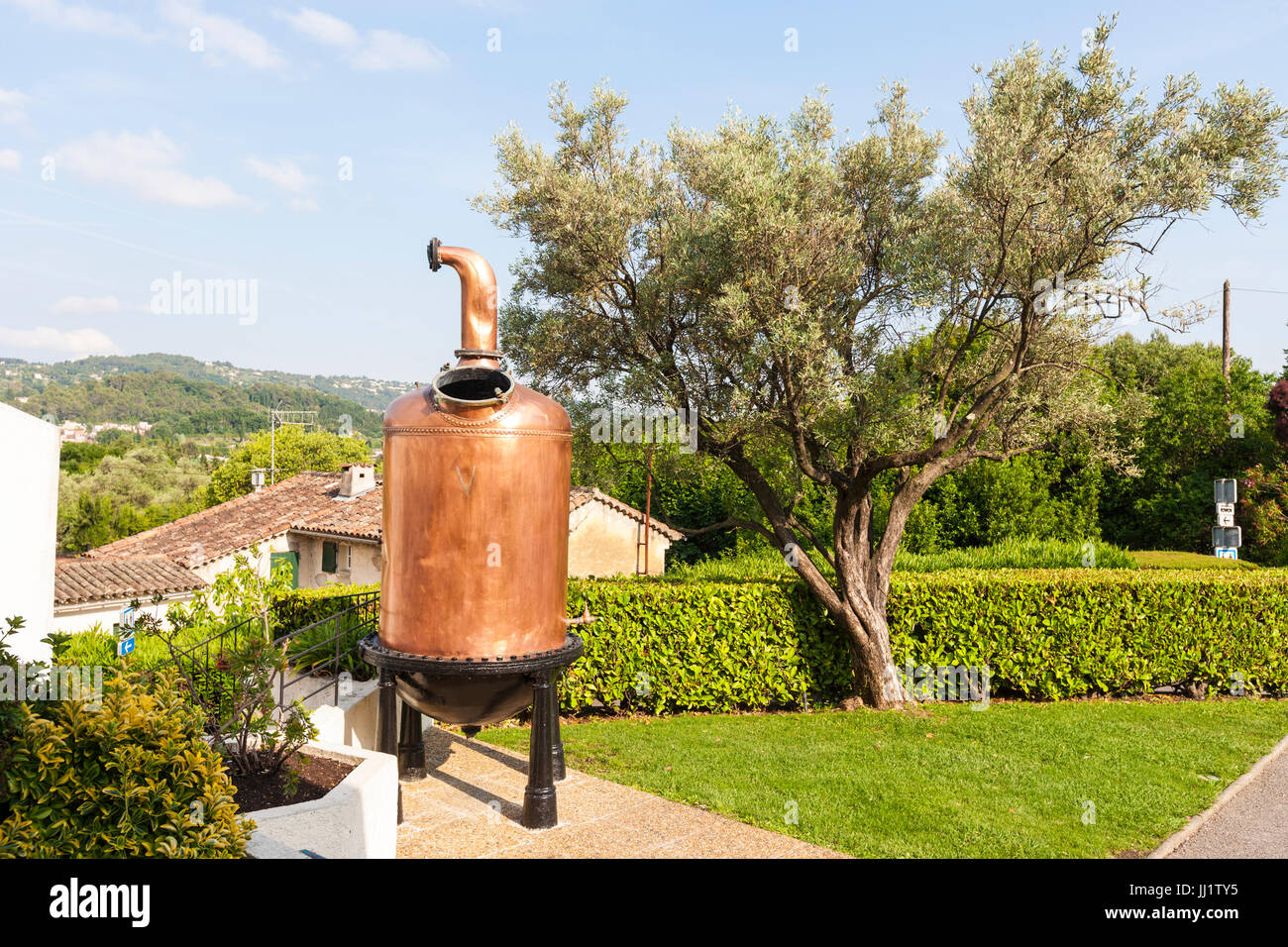 Provence perfume factory hi-res stock photography and images - Alamy