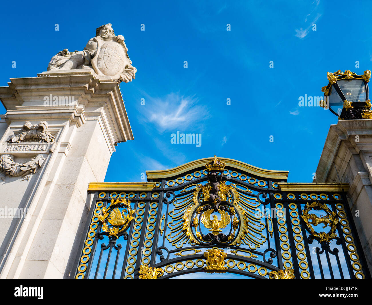 Australia Gate, Queen Victoria Memorial Buckingham Palace, London ...