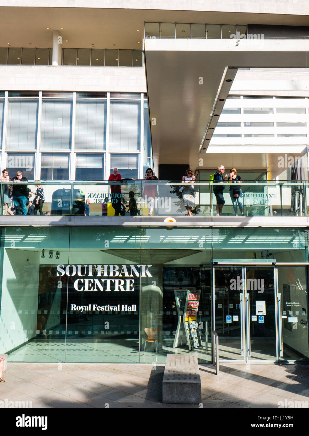 Southbank centre arts complex hi-res stock photography and images - Alamy