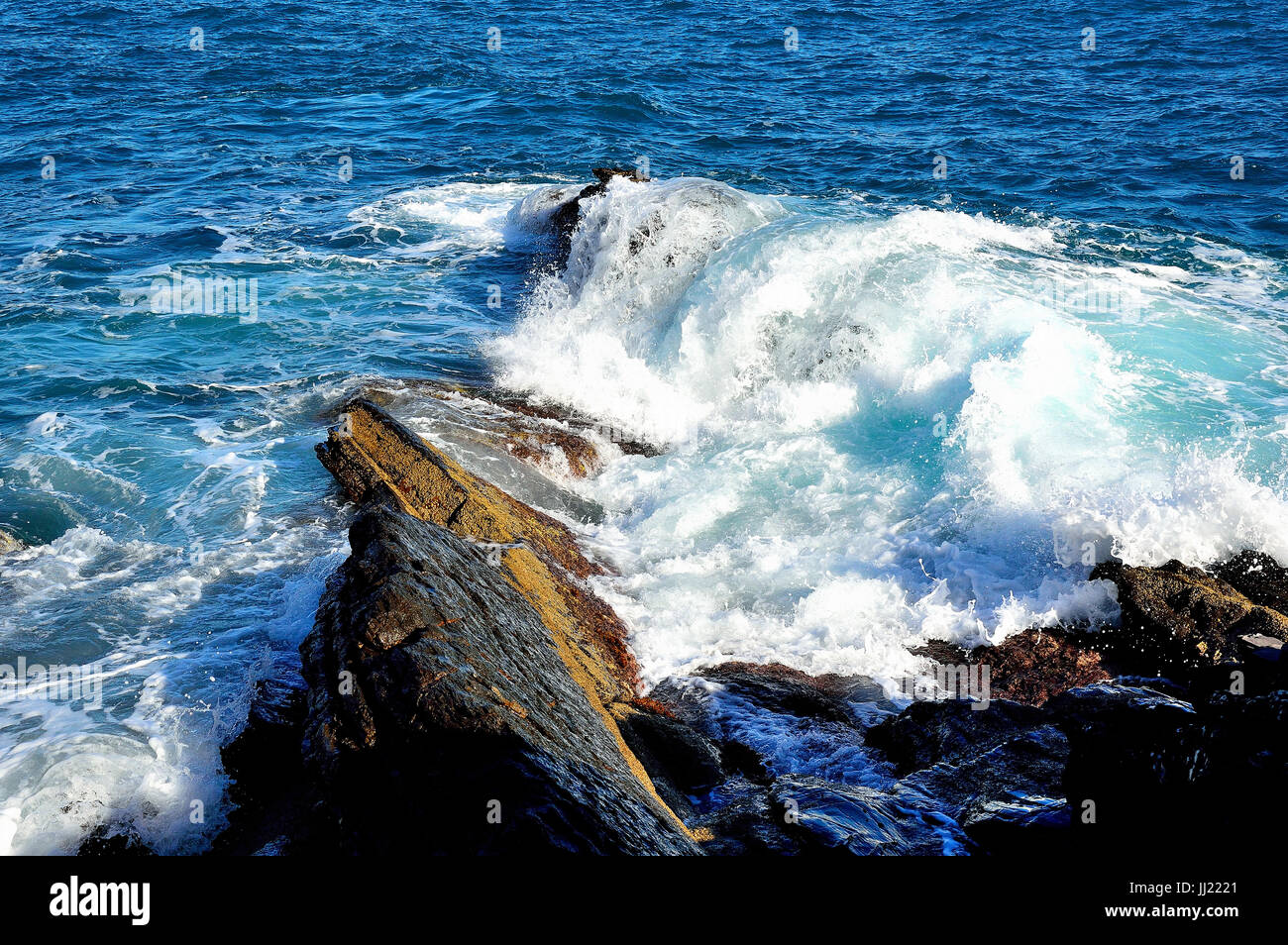 Rocking waves hi-res stock photography and images - Alamy