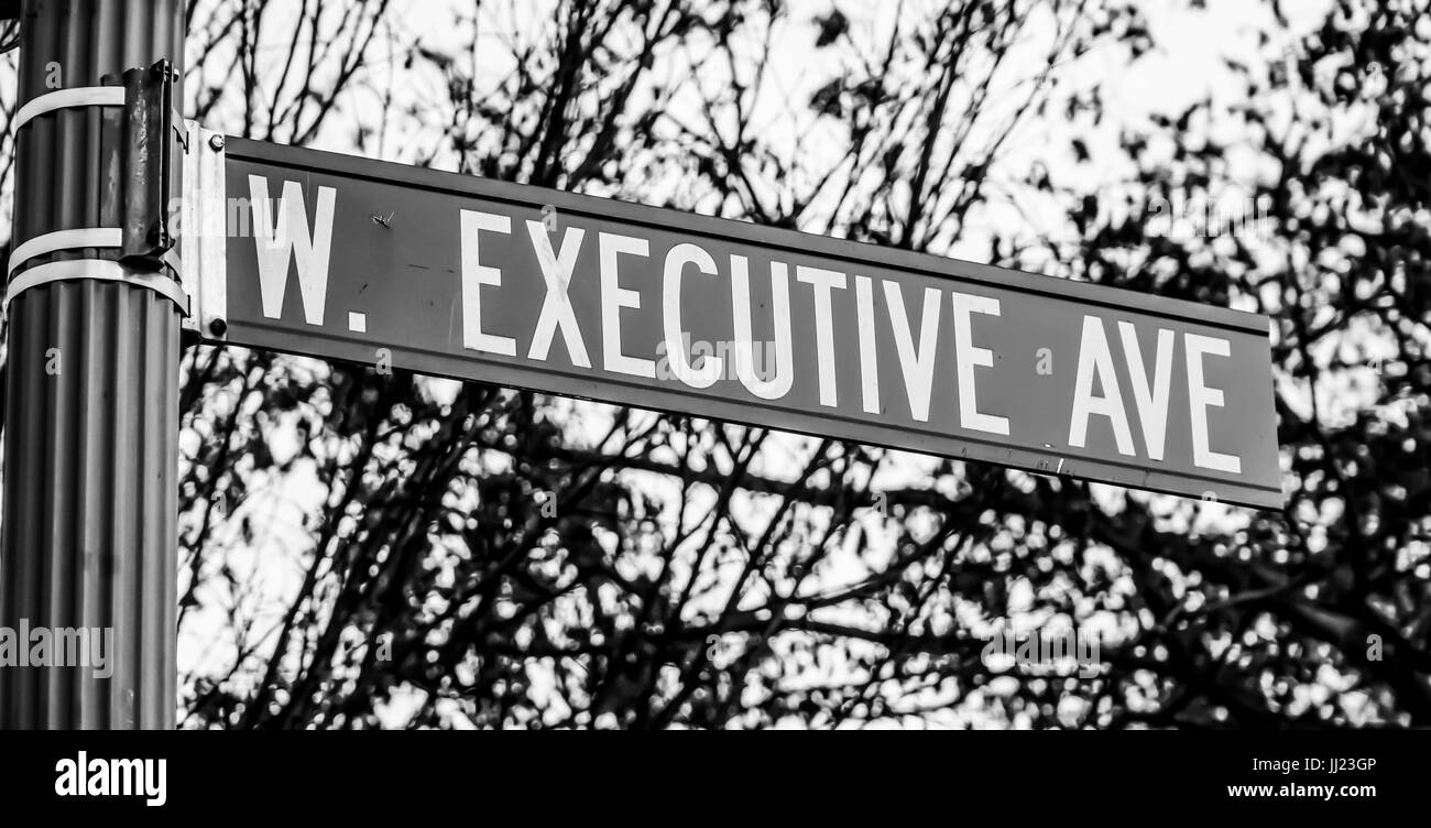 Street sign pentagon city hi-res stock photography and images - Alamy