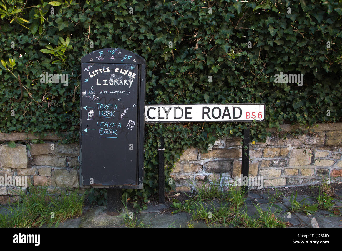 Smallest library hi-res stock photography and images - Alamy