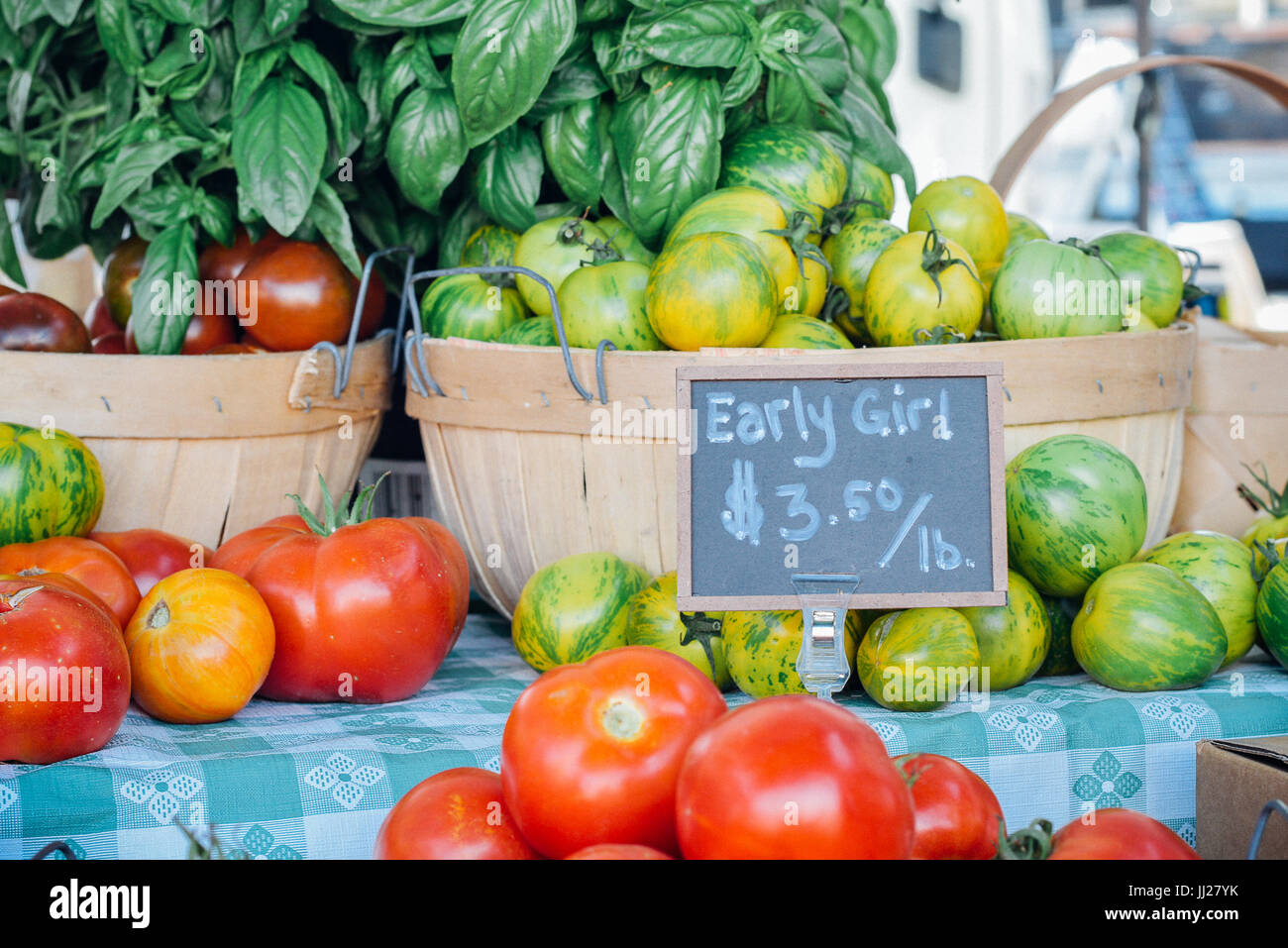 Farmers market produce box hi-res stock photography and images - Alamy