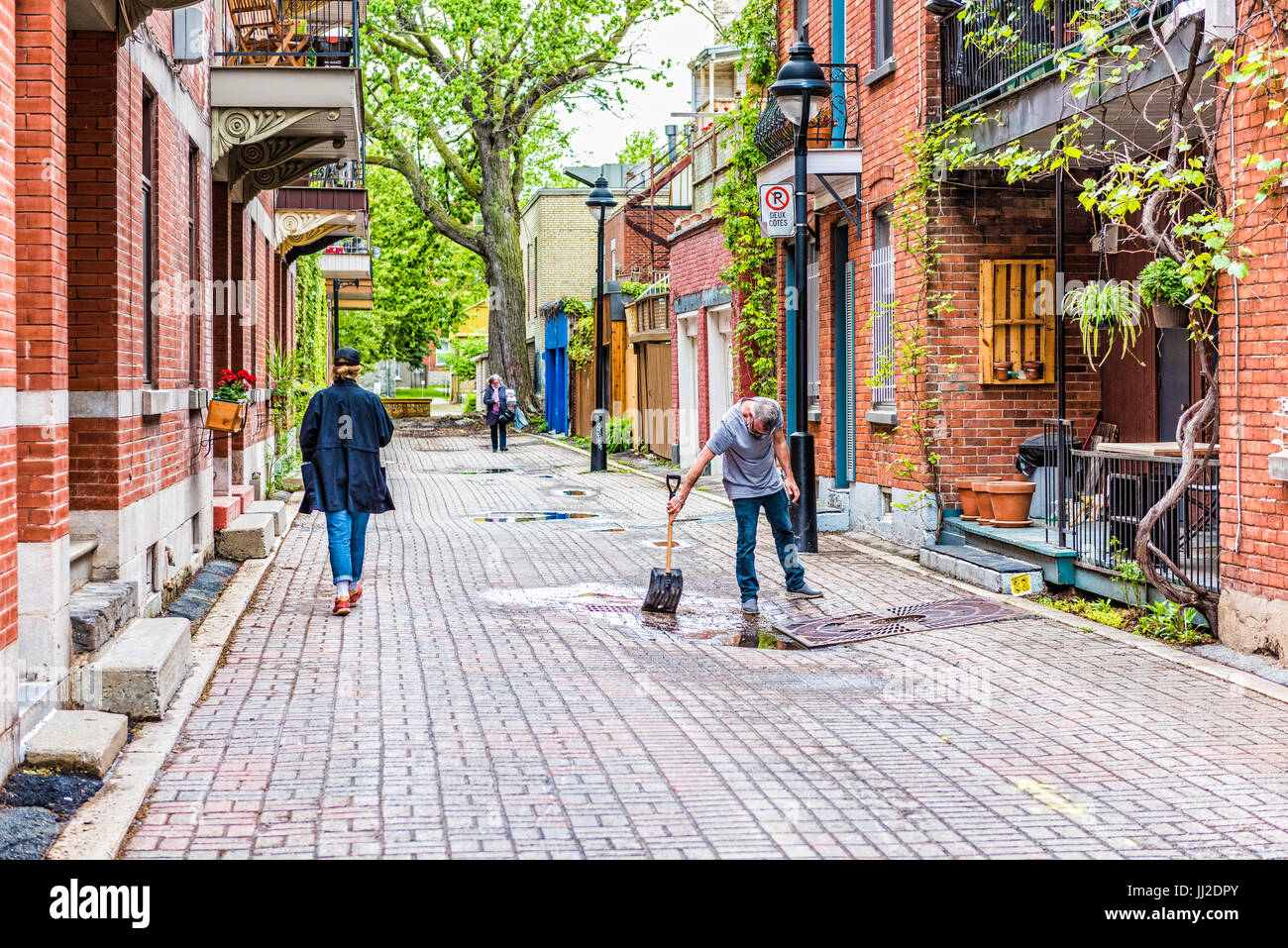 Puddle drain hi-res stock photography and images - Alamy