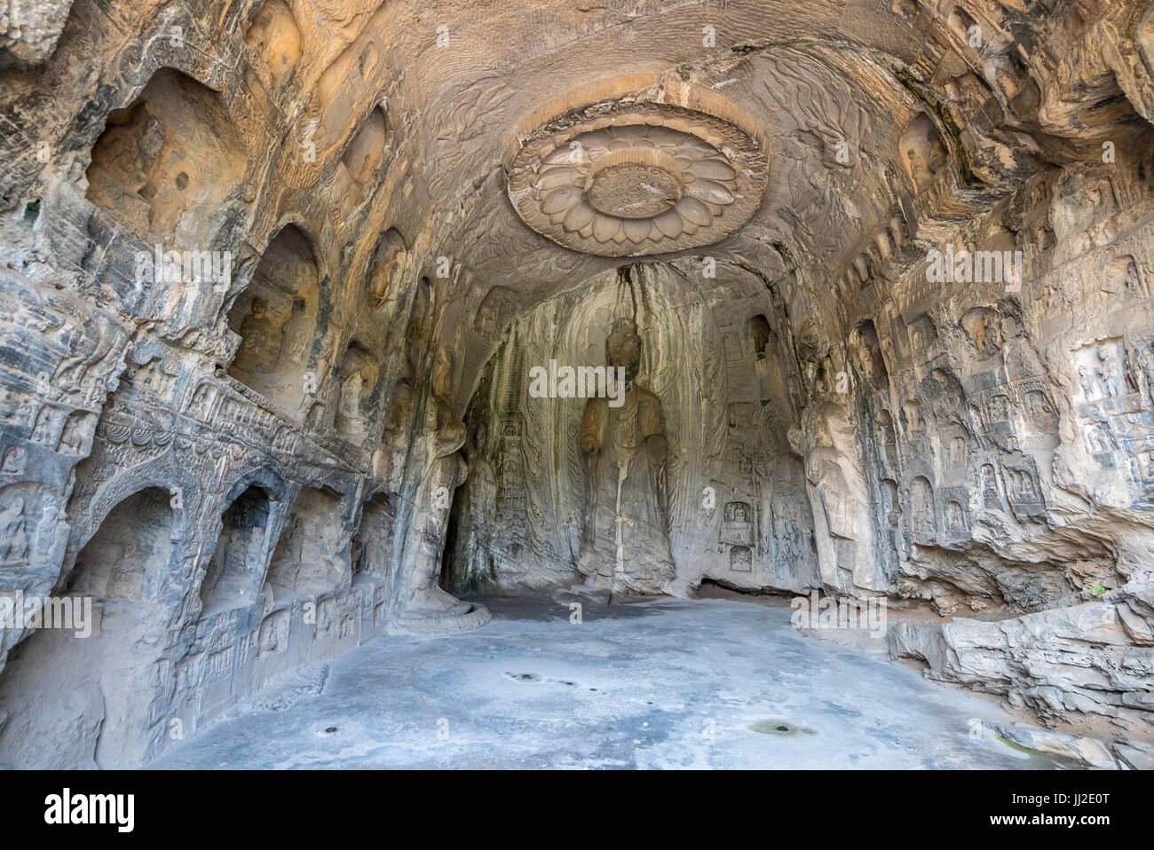 Longmen grotto china hi-res stock photography and images - Alamy
