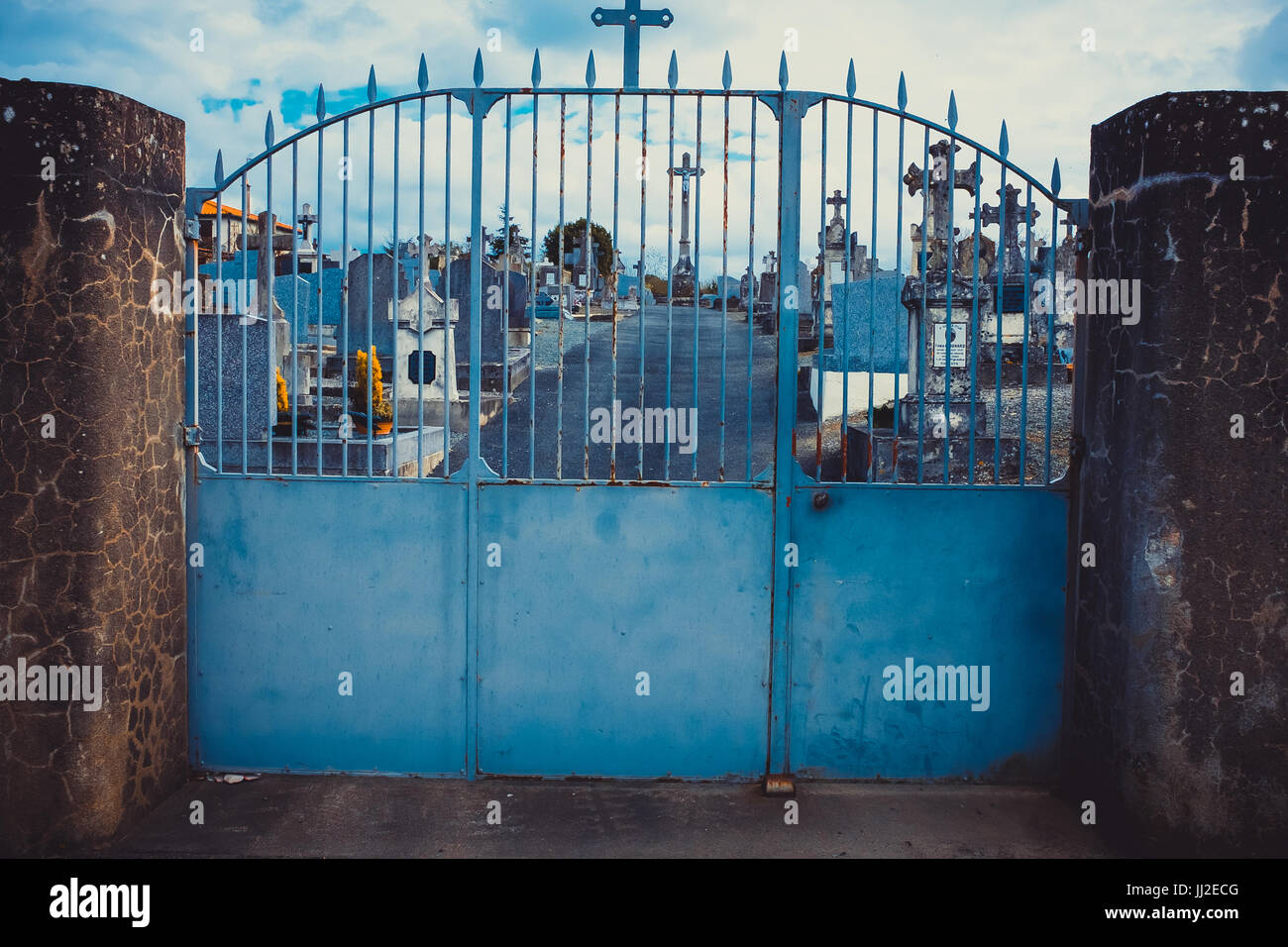 Old french gates hi-res stock photography and images - Alamy