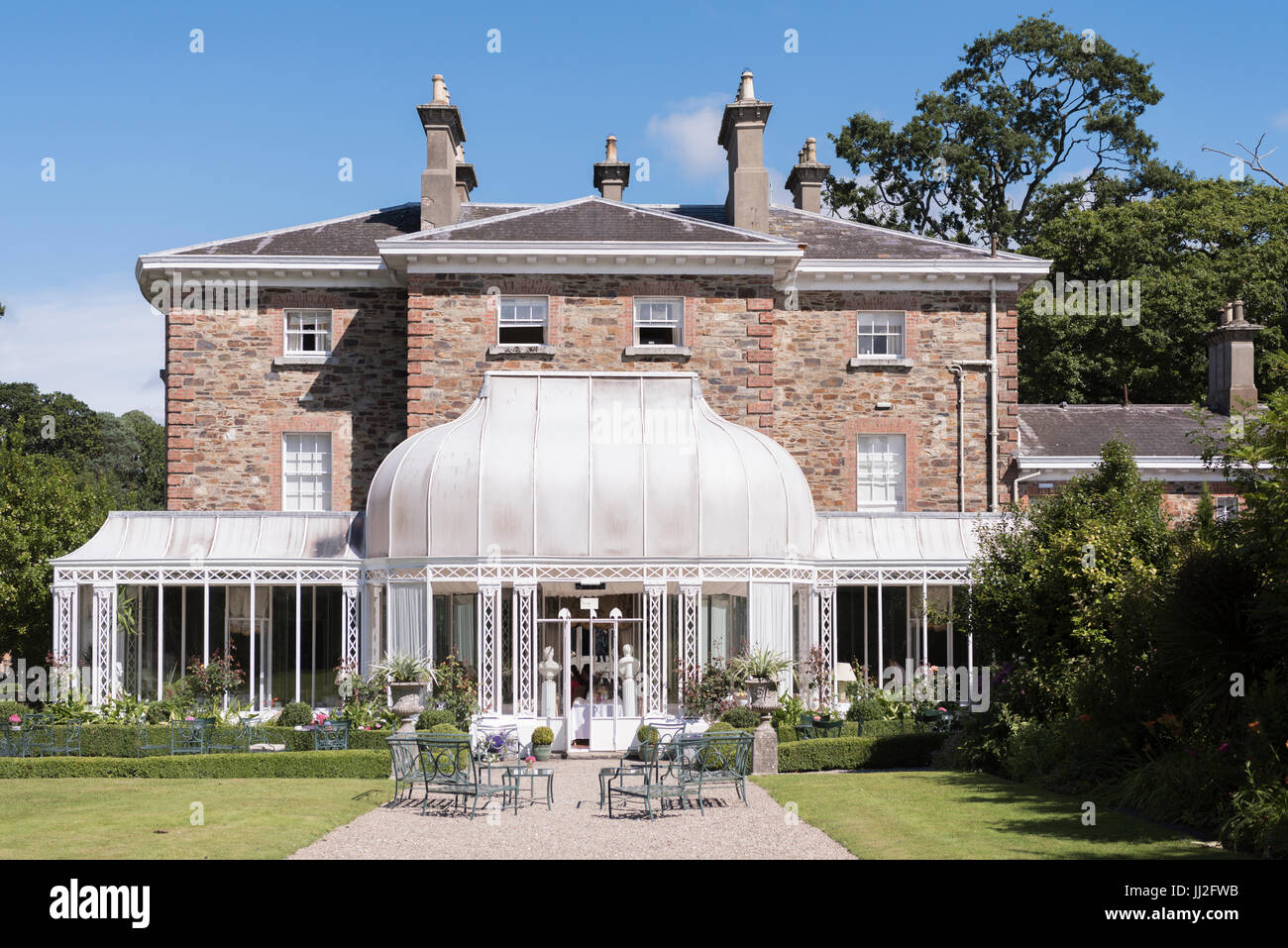 Charming country manor hi-res stock photography and images - Alamy