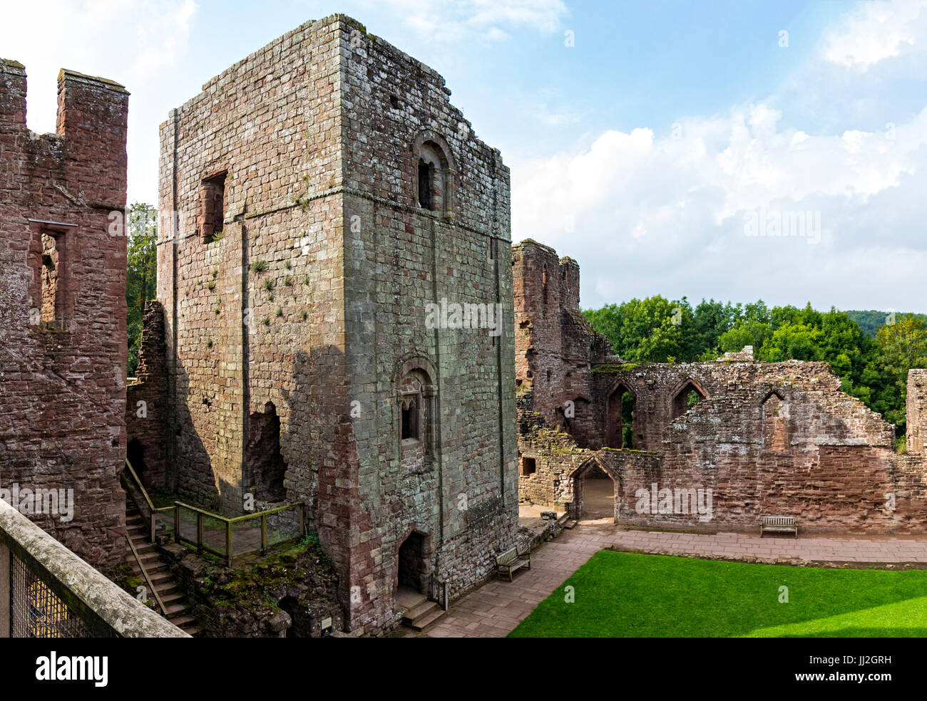 Goodrich castle hi-res stock photography and images - Alamy