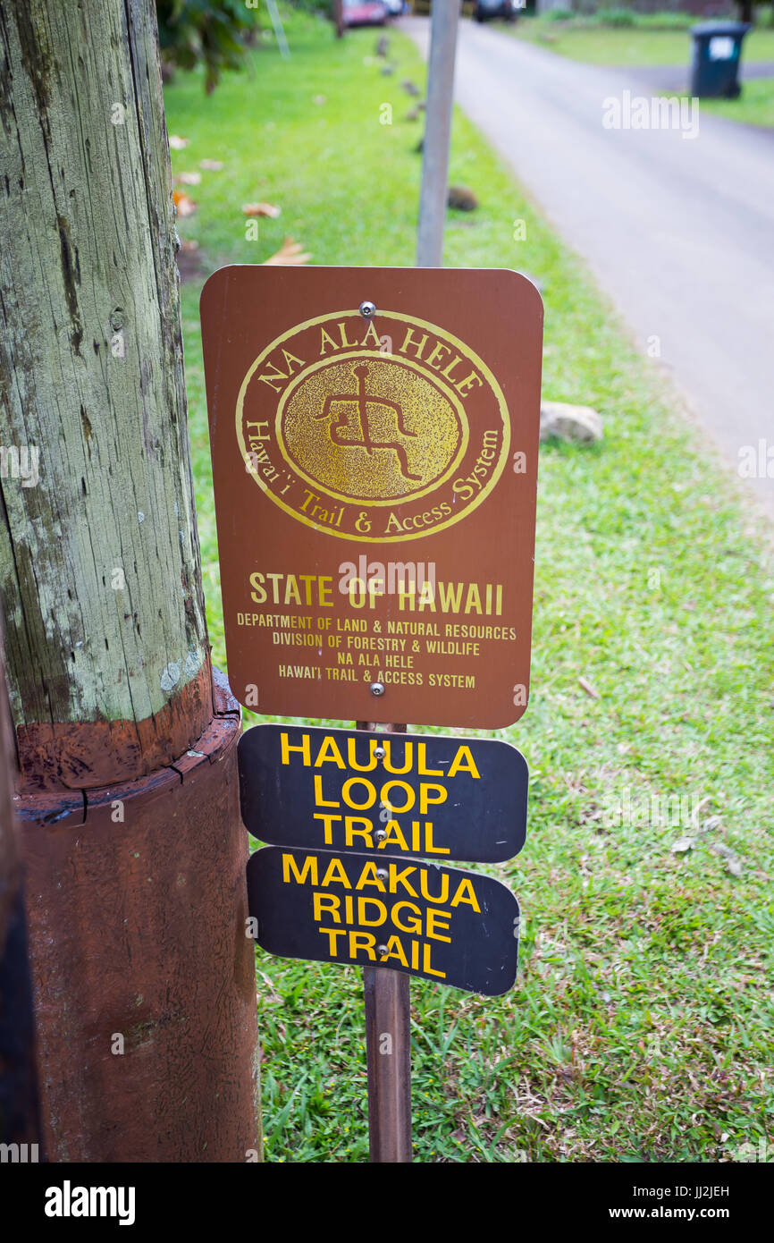 Hauula Loop and Maakua Ridge Trail Sign Stock Photo - Alamy