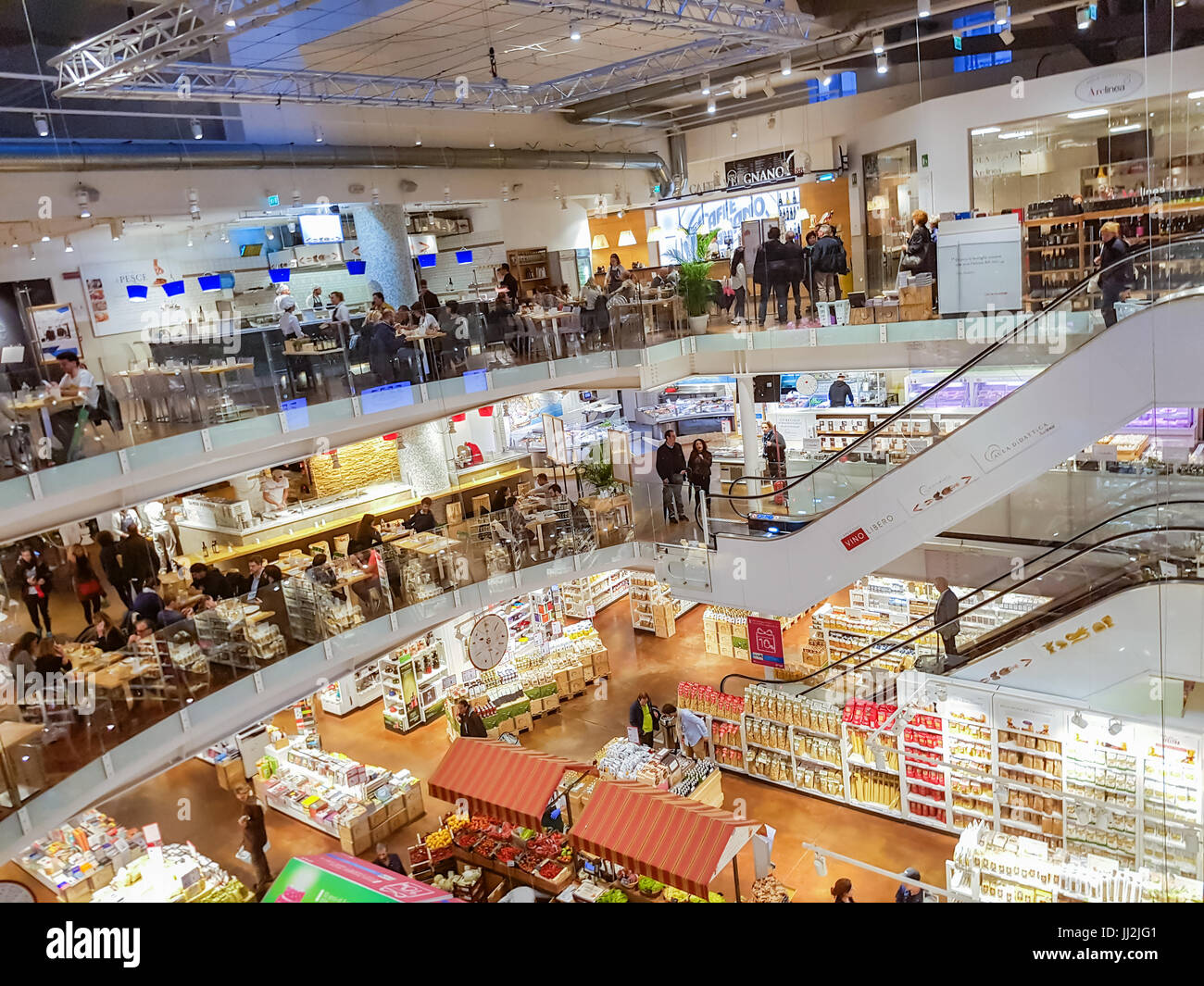 Eataly Milan Restaurant Italy High Resolution Stock Photography and ...