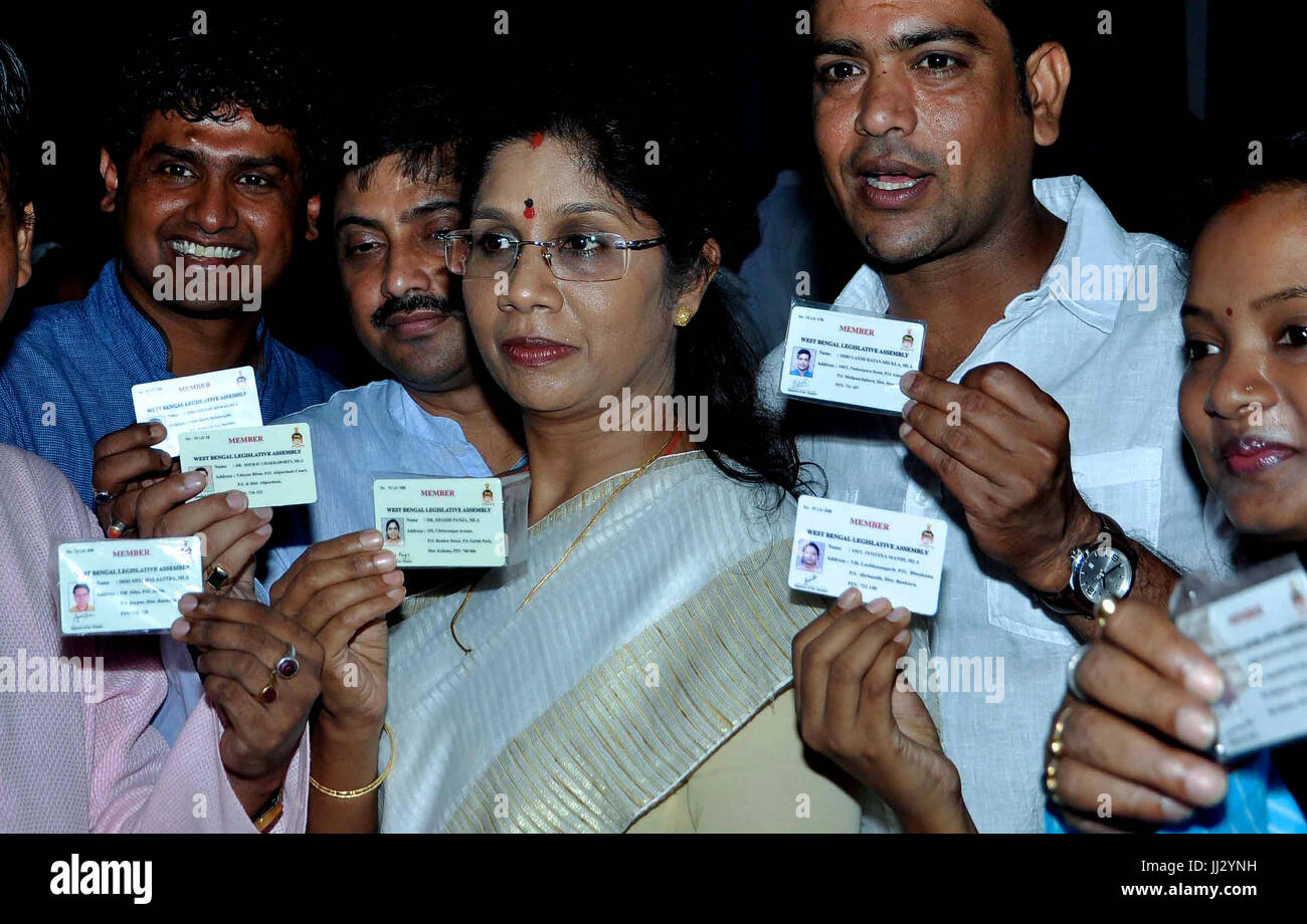 Kolkata India 17th July 2017 Mla S And Mp S Line Up For Casting