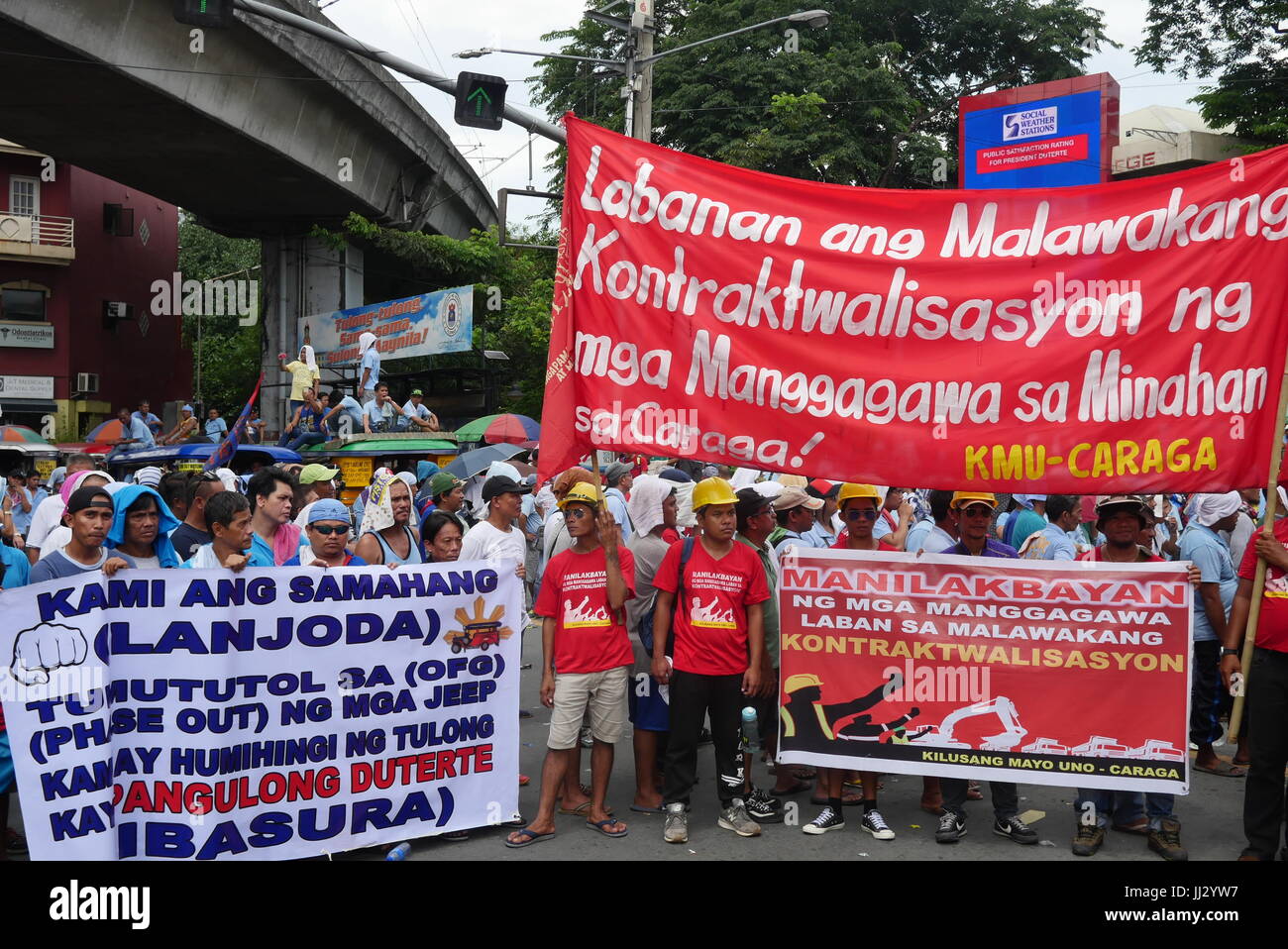 Manila, Philippines. 17th July, 2017. A joint protest against Jeepney ...