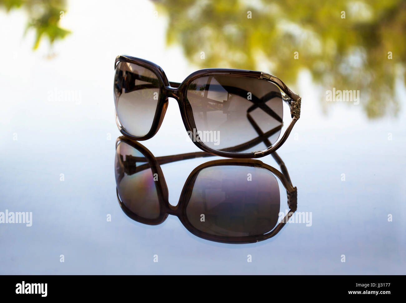 Glasses reflections reflection reflected hi-res stock photography and ...