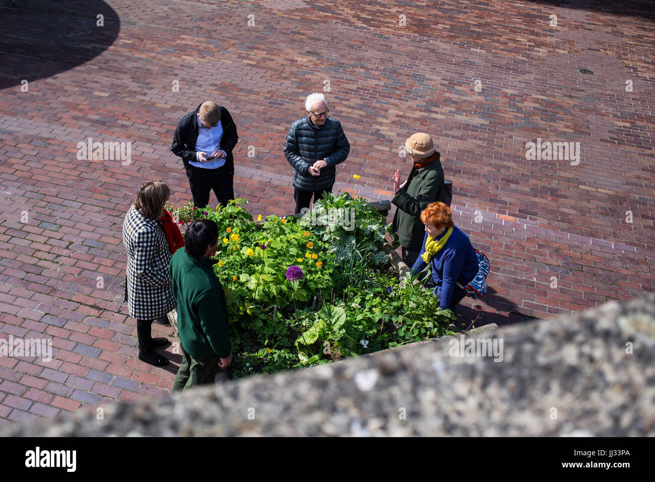 Barbican courtyard hi-res stock photography and images - Alamy