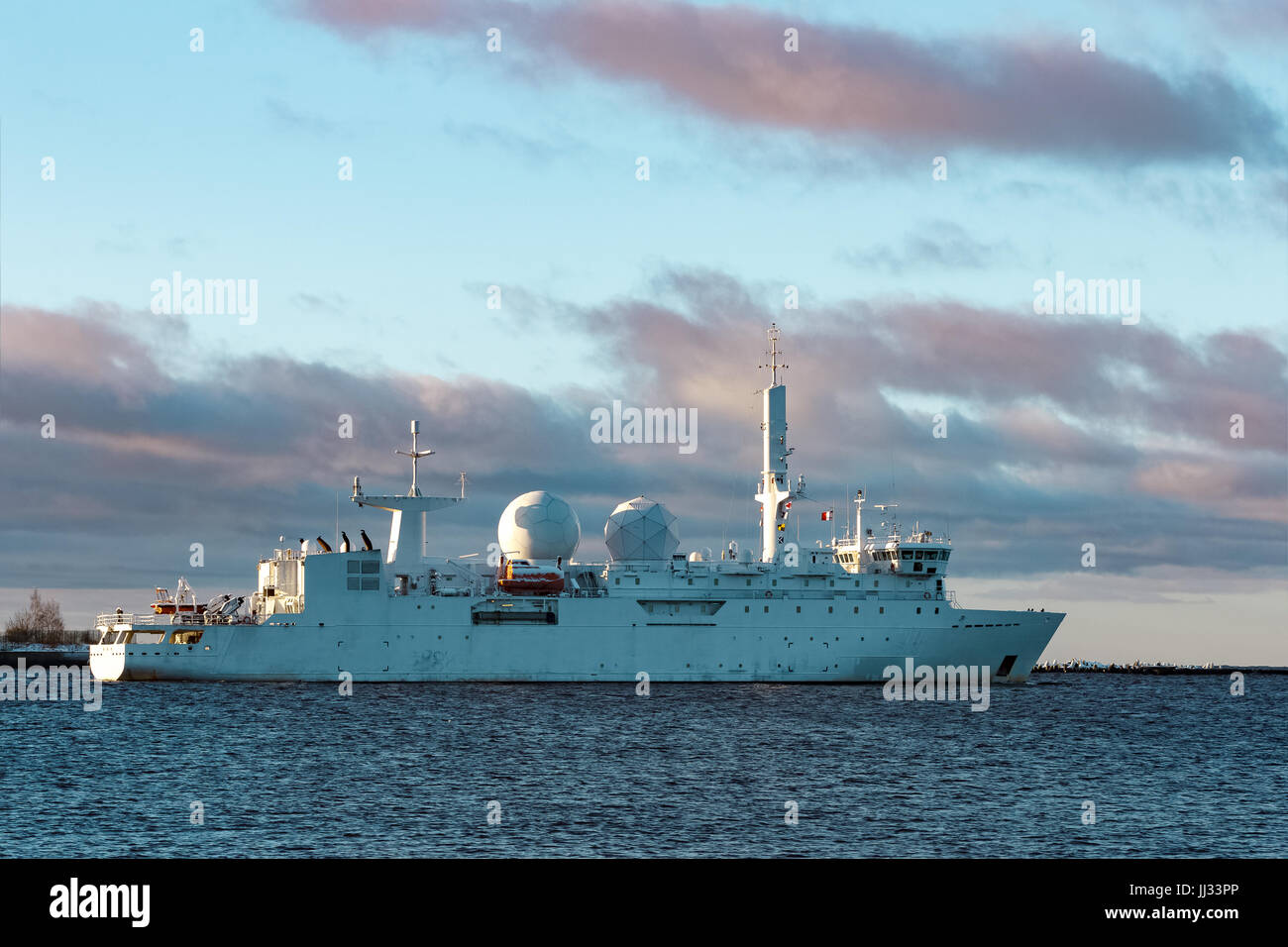 Naval comander hi-res stock photography and images - Alamy