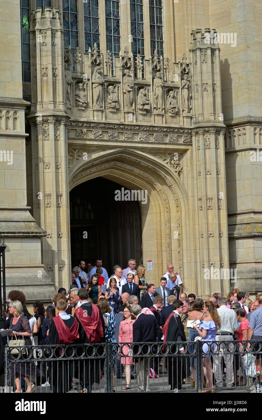University of bristol graduation hi-res stock photography and images ...