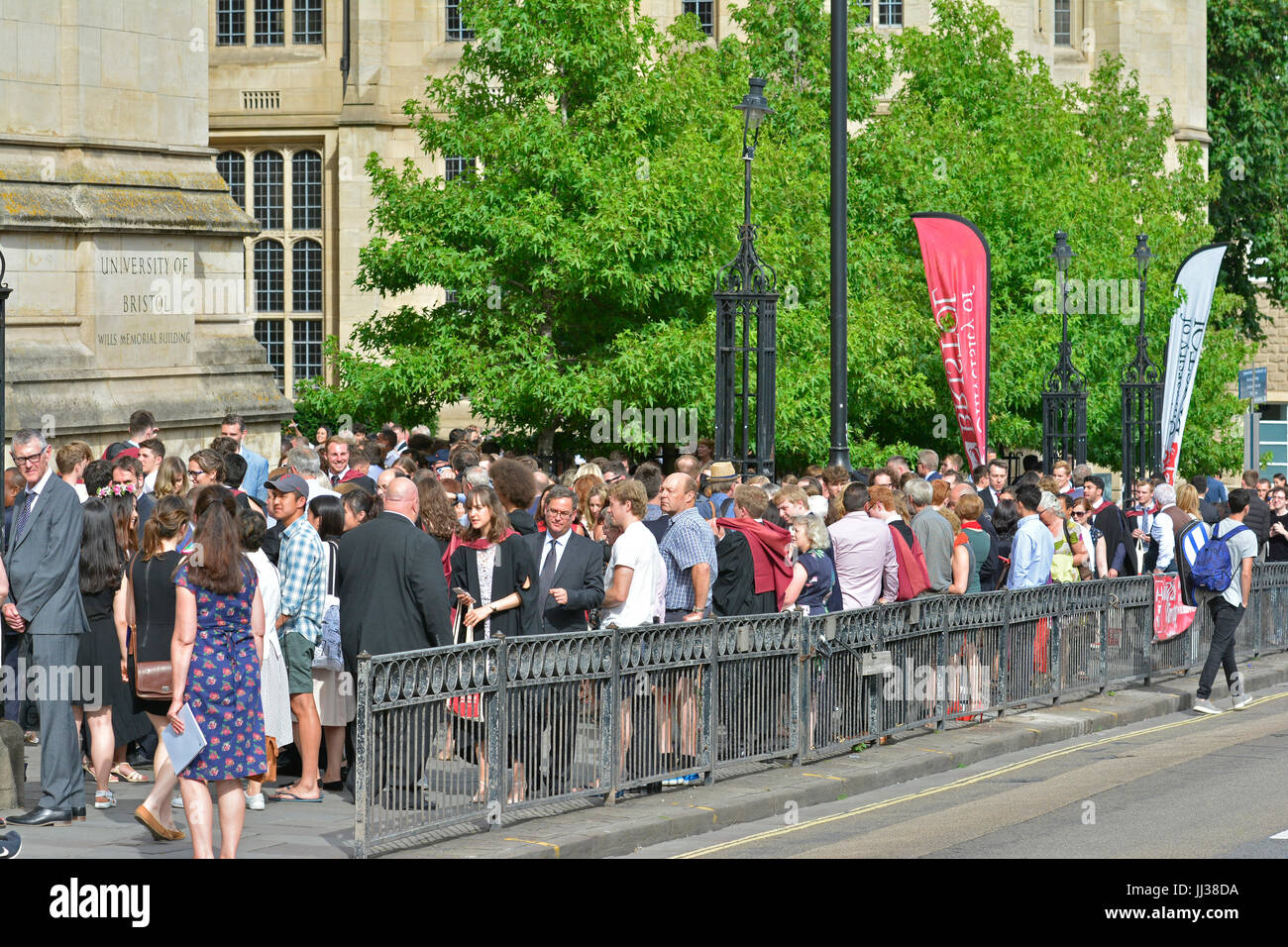 University of bristol graduation hi-res stock photography and images ...