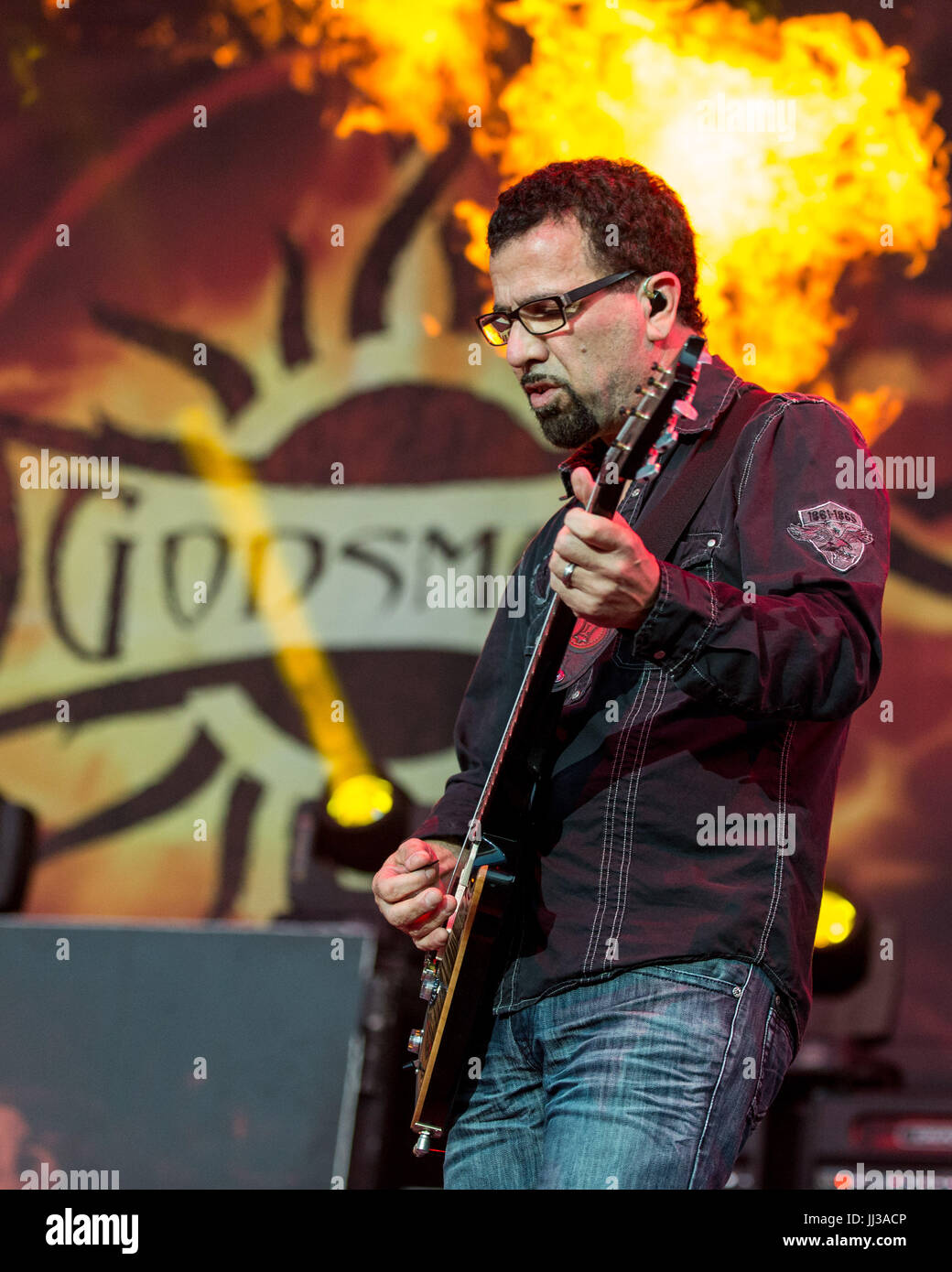 Bridgeview, Illinois, USA. 15th July, 2017. TONY ROMBOLA of Godsmack ...