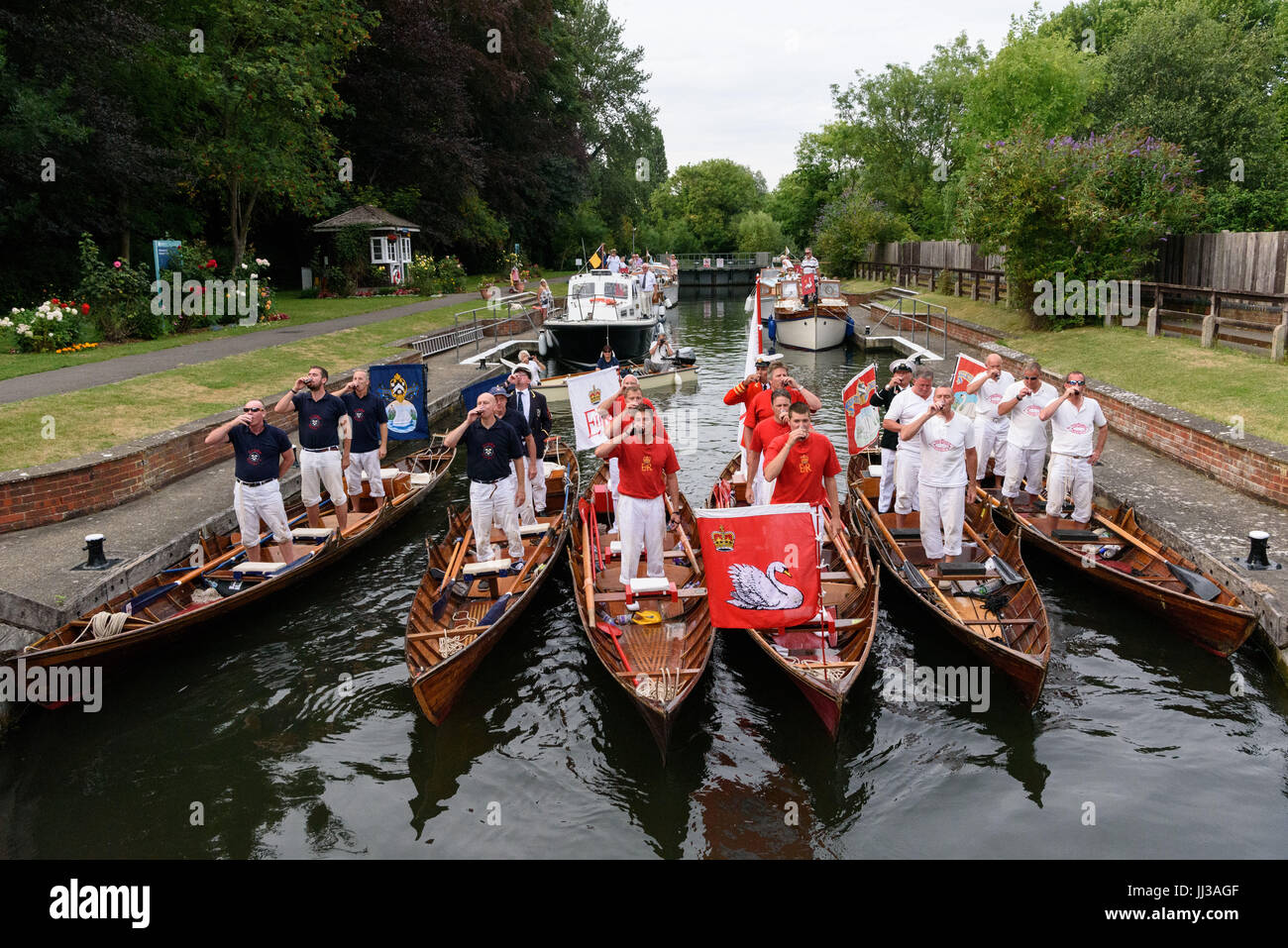 Old windsor lock hi-res stock photography and images - Alamy