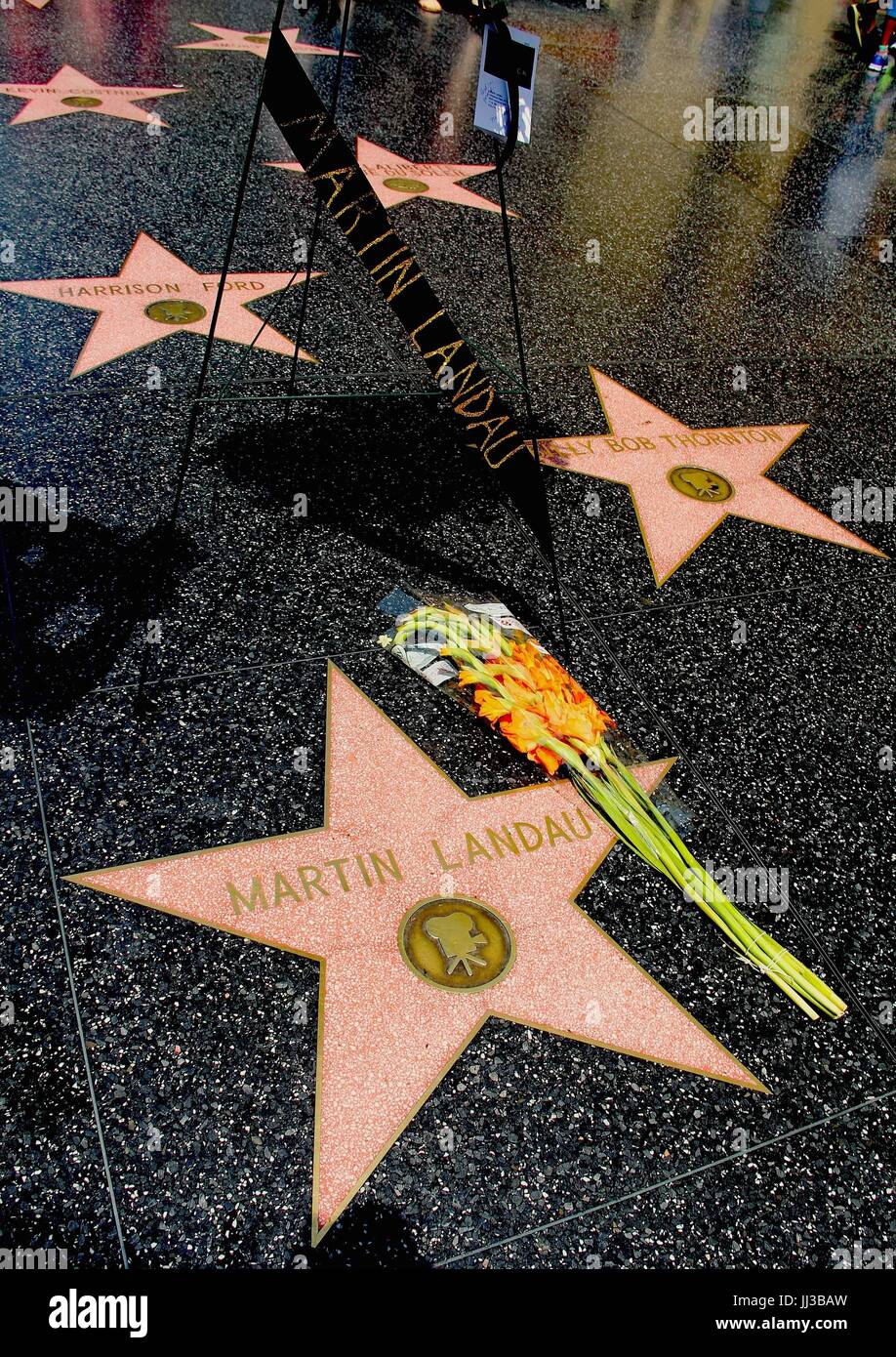 Hollywood, California, USA. 16th July, 2017. I15912CHW.Flowers Placed ...